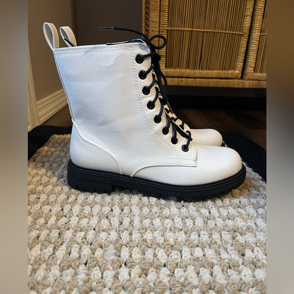 SO | Shoes | New Without Box White Combat Boots | Poshmark